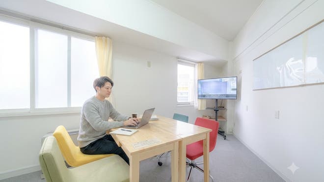 ⭐️商談・面接・WEB会議・研修 ⭐️広く(20㎡)使いやすい⭐️札幌駅前⭐️1日7,700円<カラフル会議室🌈札幌駅前>の写真7