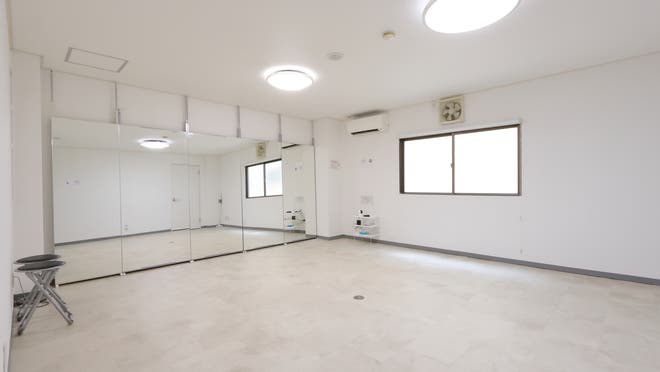【江坂駅徒歩3分】NEW OPEN✨ ダンス・ヨガ・撮影などにおすすめのスタジオ/ Wifiありの写真1