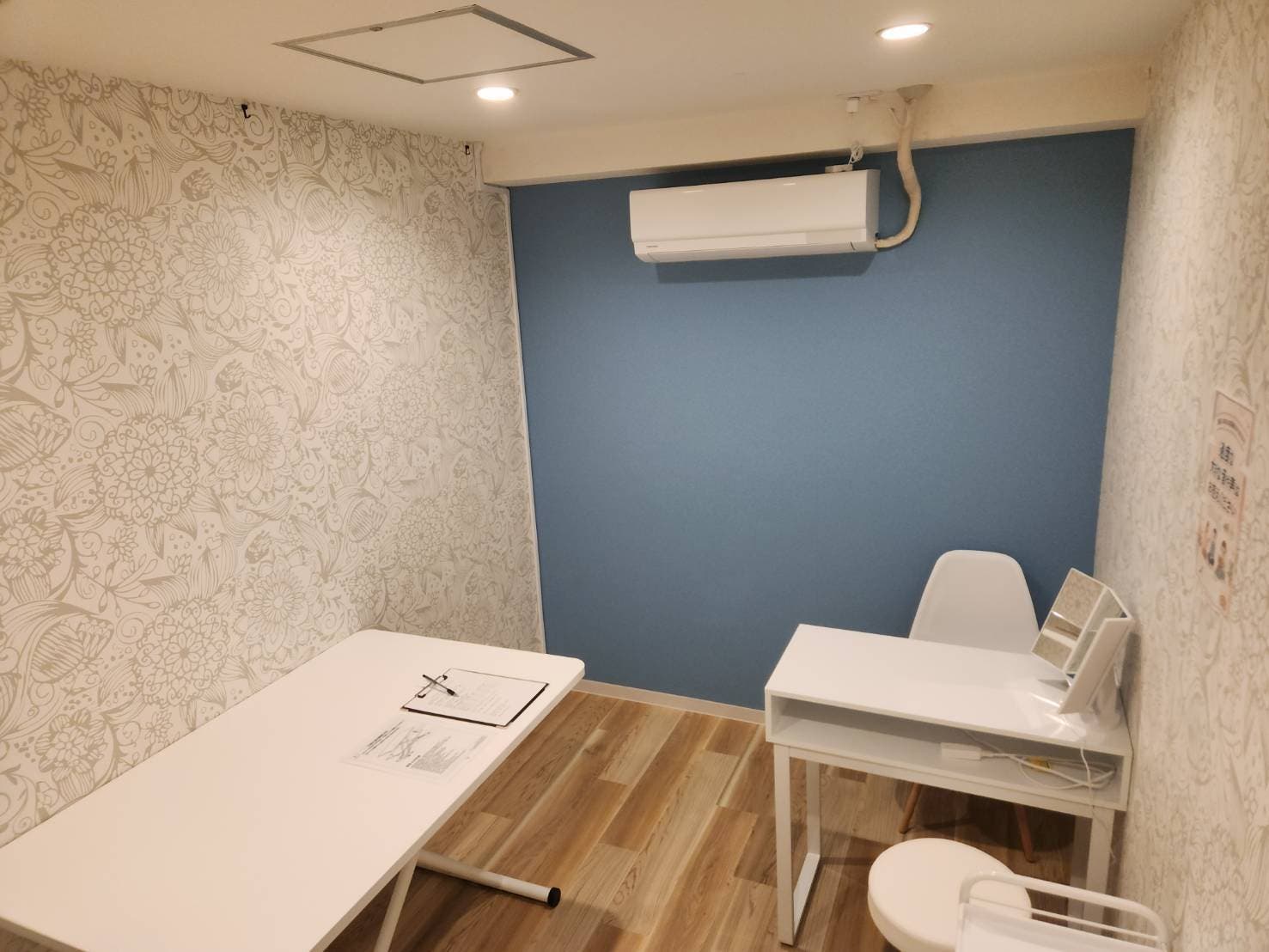 国立駅1分／少人数のサークル、ヨガ教室等に最適な個室レンタルスペース　Room2の写真1