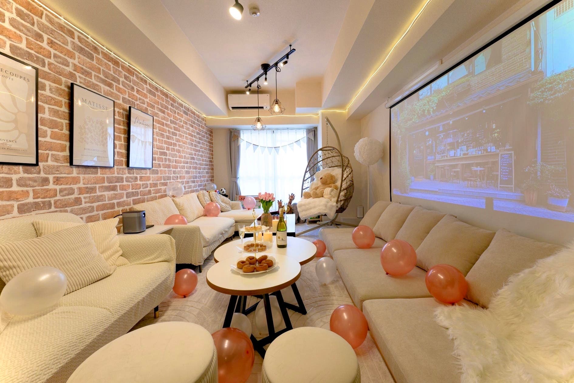 ✨ママ会／女子会大人気🥂大迫力100㌅鑑賞会／Switch🎮お子様グッズ🧸大学寄書きノート🤍写真映えハンギングチェア📸の写真1