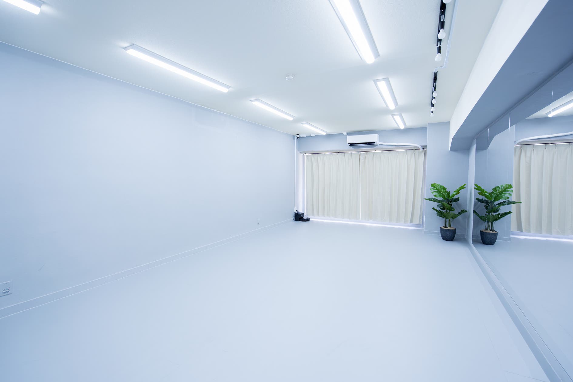 🥳新大阪駅3分《STUDIO FAV》大型鏡🪞ダンス・ヨガ・ウォーキング/少人数レッスン/練習/駅近/Wi-Fi完備の写真13