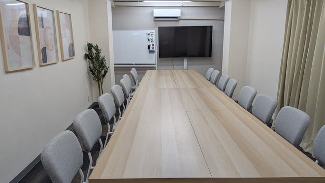 【小倉駅徒歩2分】20名着席可!65型モニター・光回線完備☆会議/セミナー/打合せ/歓送迎会/結婚式の二次会/懇親会の写真4