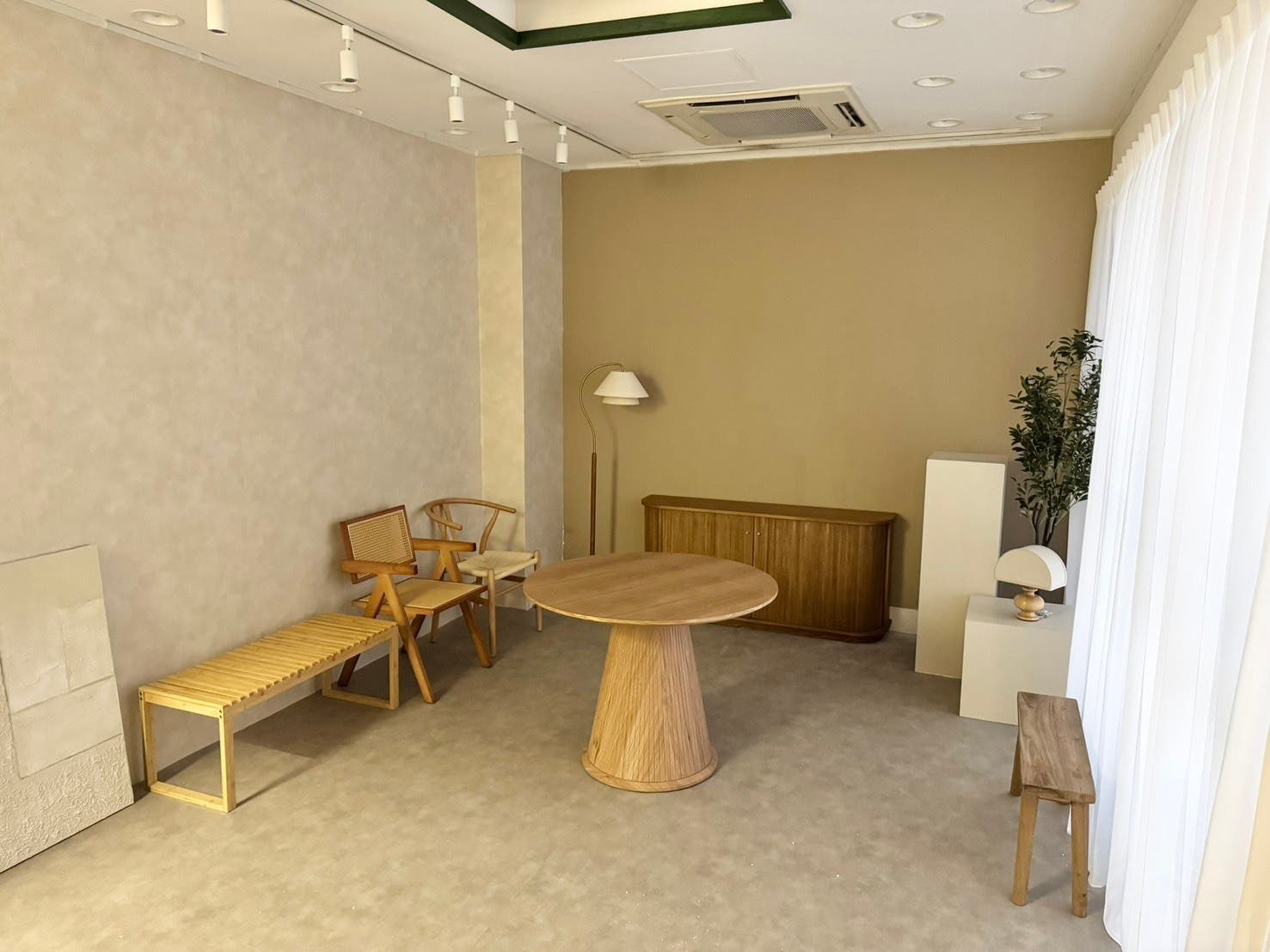 【日本橋馬喰町】1F路面店・シャッター開放可🪟自然光たっぷりナチュラルモダン🪑アパレル|展示会|物撮り|ポートレート|ペットの写真2