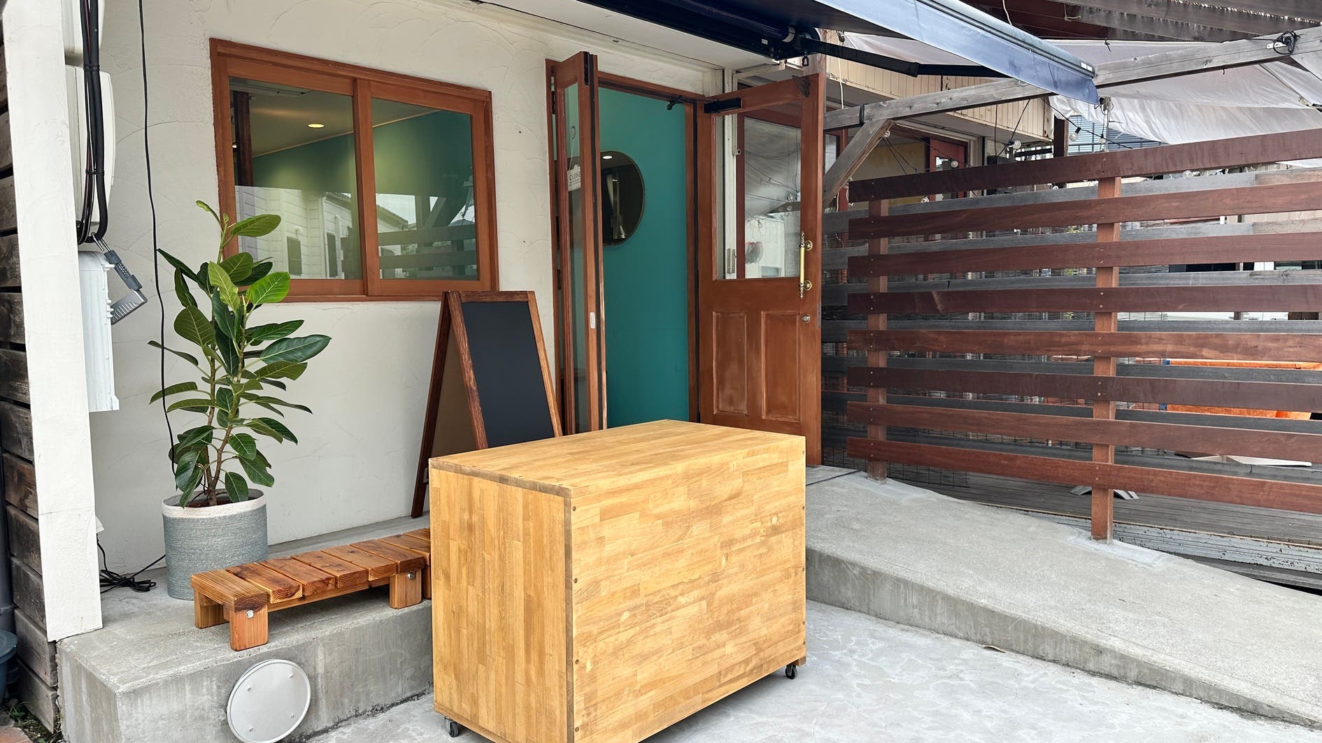 茅ヶ崎駅から徒歩10分のレンタルスペース（レンタルキッチン、カフェ、バー、ワークショップ、展示、教室）の写真2