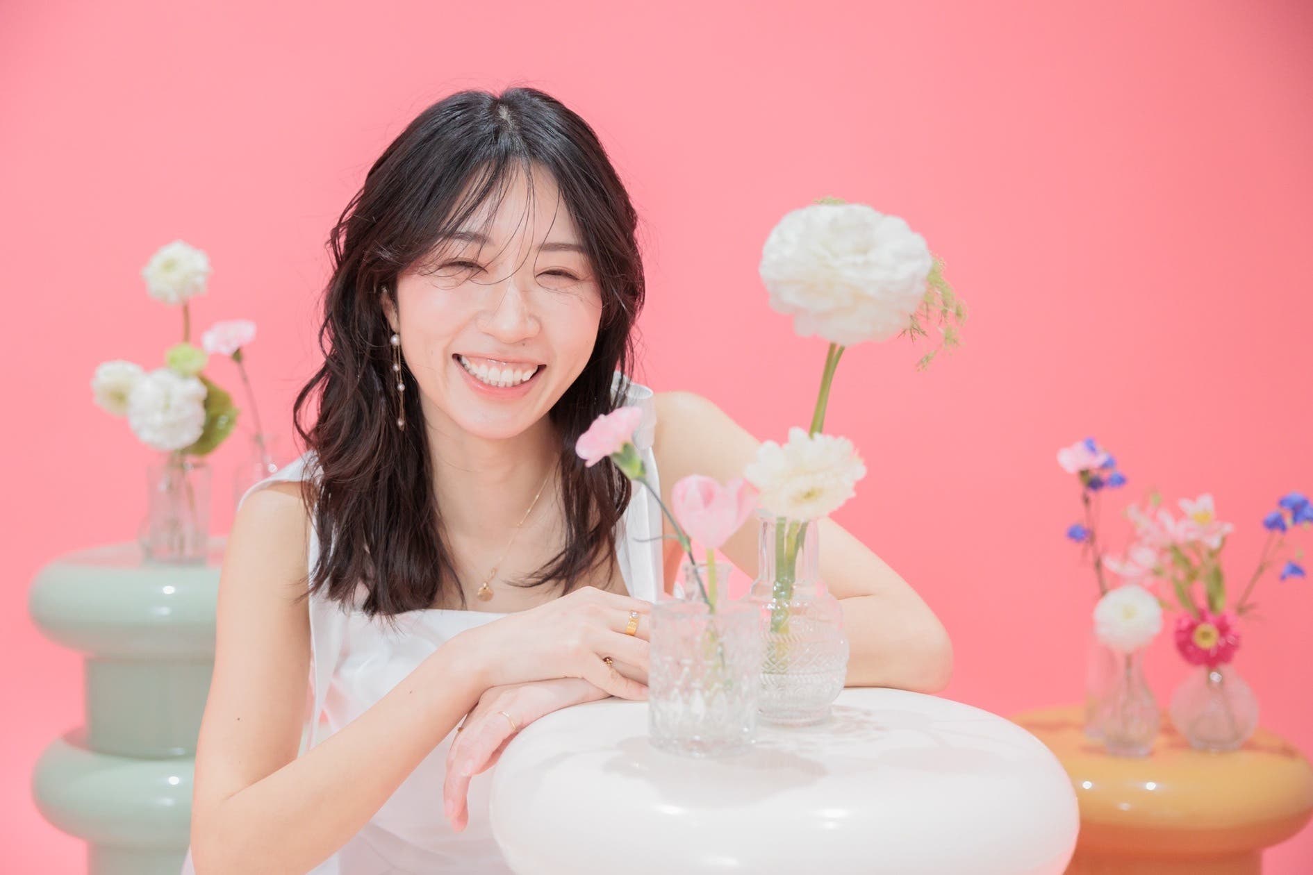 【レンタルスペース・スタジオ 】京堀町/大阪・本町・靭公園付近 白基調のフォトスタジオ レンタルドレスも◎の写真23