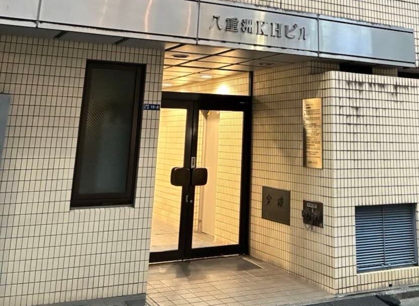 新OPEN🚃日本橋駅/徒歩５分✅直前でも予約可能✅少人数での打ち合わせ✅一人での作業に最適✅ビジネス向けのコンパクト会議室の写真4