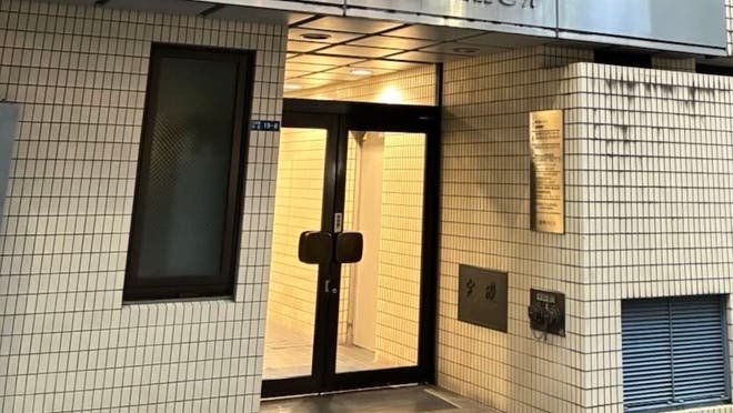 新OPEN🚃日本橋駅/徒歩5分✅直前でも予約可能✅少人数での打ち合わせ✅一人での作業に最適✅ビジネス向けのコンパクト会議室の写真4