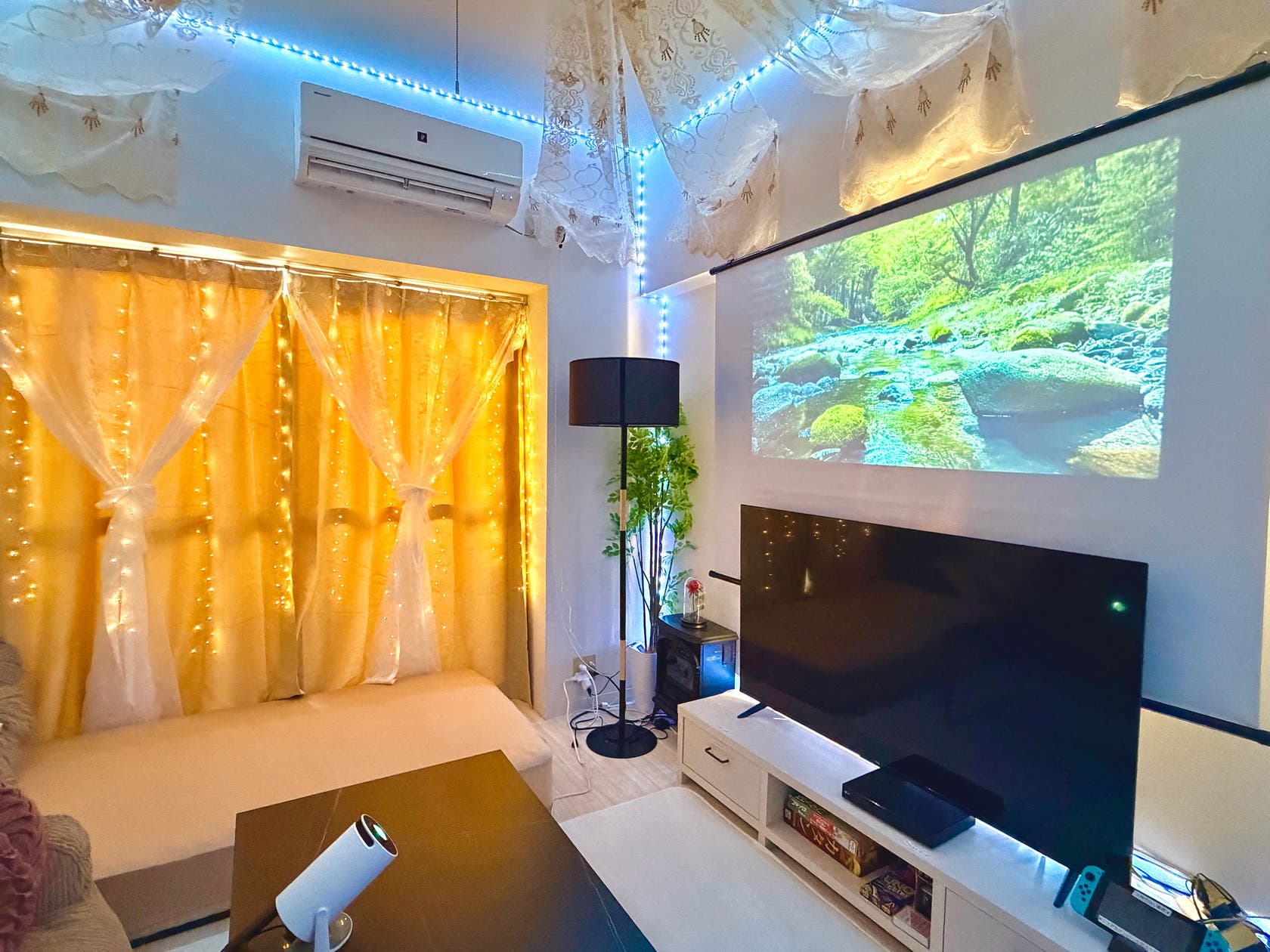 🎊オープン特割🎊高級感漂う幻想空間✨LEDライト搭載✨プロジェクターで映画見放題🎥大人気ゲーム機、ボドゲ完備🎉の写真3