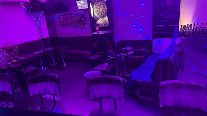 Live DAM.カラオケ無料.広々と4名〜50名迄可!女子会や歓送迎会に是非!の写真1