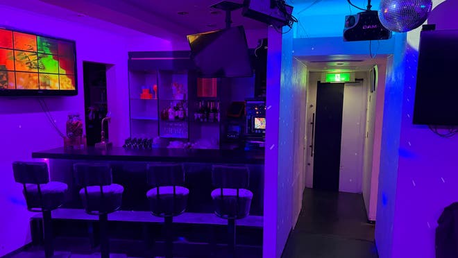 Live DAM.カラオケ無料.広々と4名〜50名迄可!女子会や歓送迎会に是非!の写真6