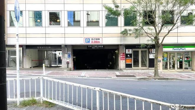 駅直結!横浜駅徒歩30秒|最大7名|セミナー、会議の利用に最適!エキニア横浜|5階ハマポート「ローリエ」の写真12