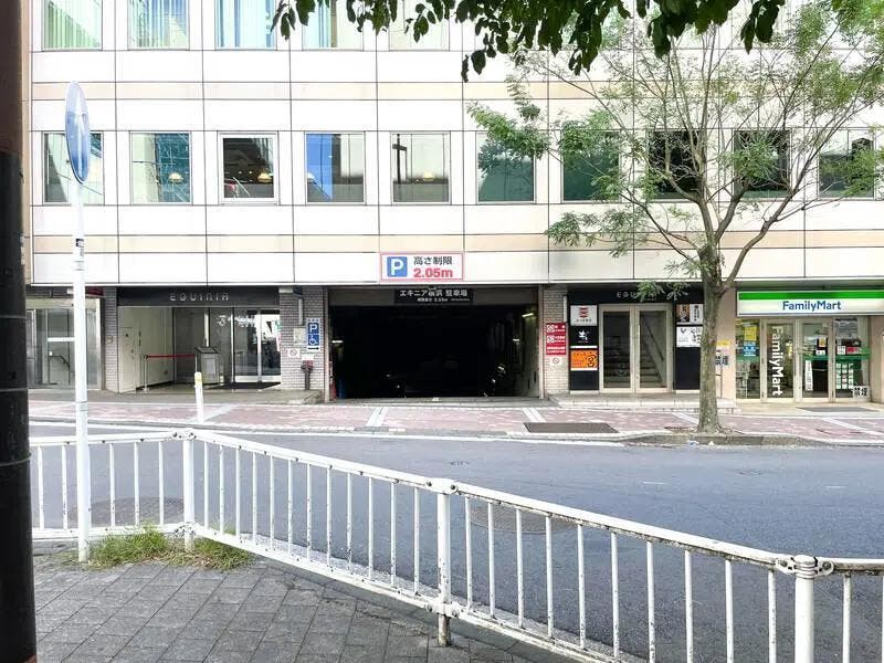 駅直結！横浜駅徒歩30秒｜最大15名｜セミナー、会議の利用に最適！エキニア横浜｜5階ハマポート「パプリカ」の写真13