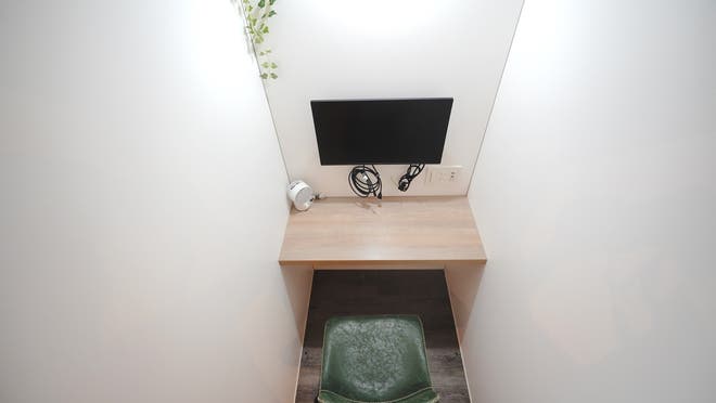 <SpemaBOX_大森駅北口No.1>1人用個室🚪Wi-Fi📶電源🔌モニター🖥️テレワーク/オンライン会議の写真3