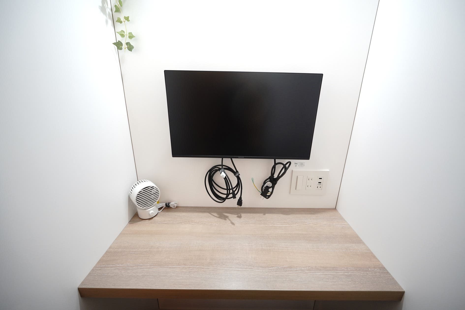 ＜SpemaBOX_大森駅北口No.1＞1人用個室🚪Wi-Fi📶電源🔌モニター🖥️テレワーク/オンライン会議の写真2