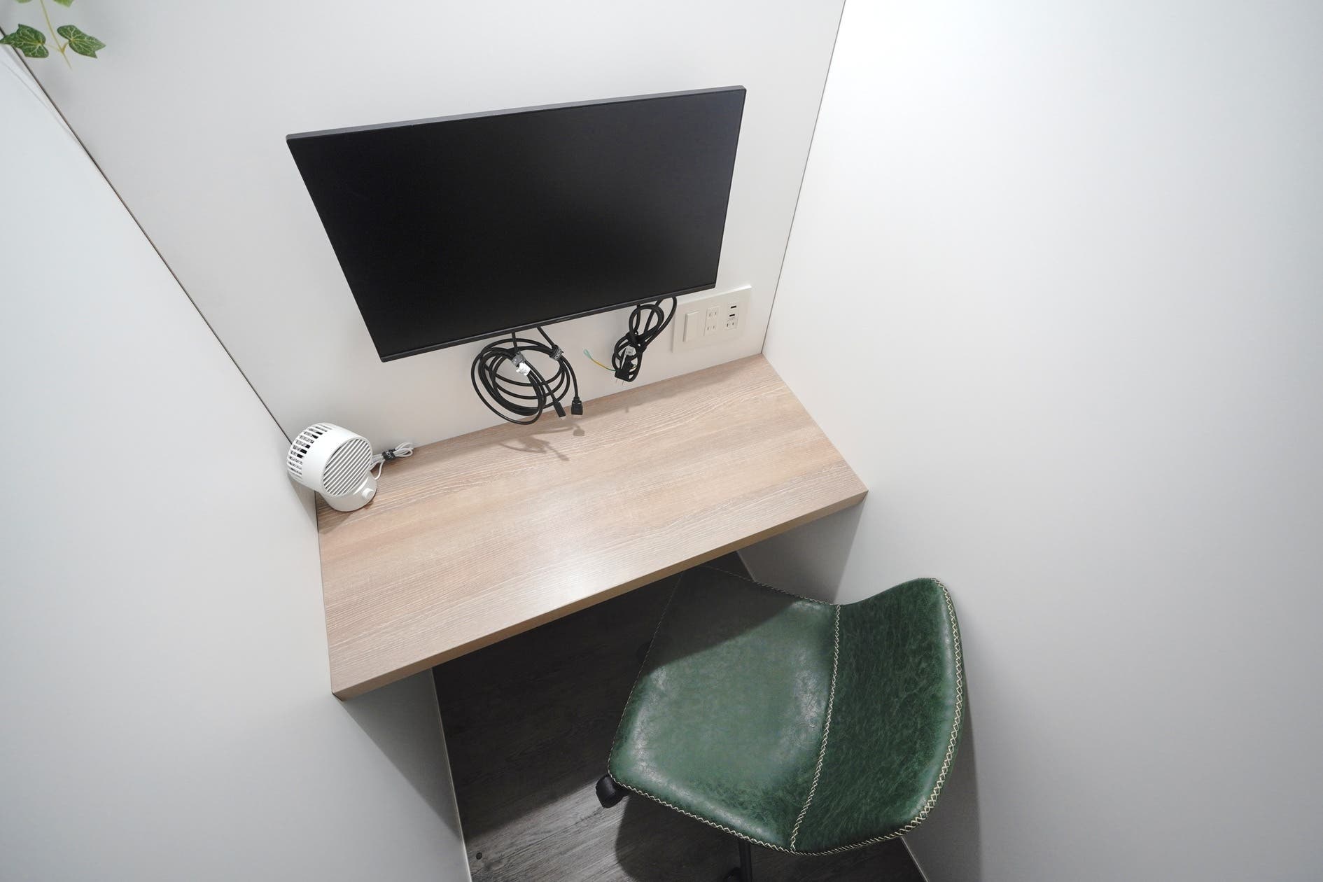 ＜SpemaBOX_大森駅北口No.1＞1人用個室🚪Wi-Fi📶電源🔌モニター🖥️テレワーク/オンライン会議の写真1