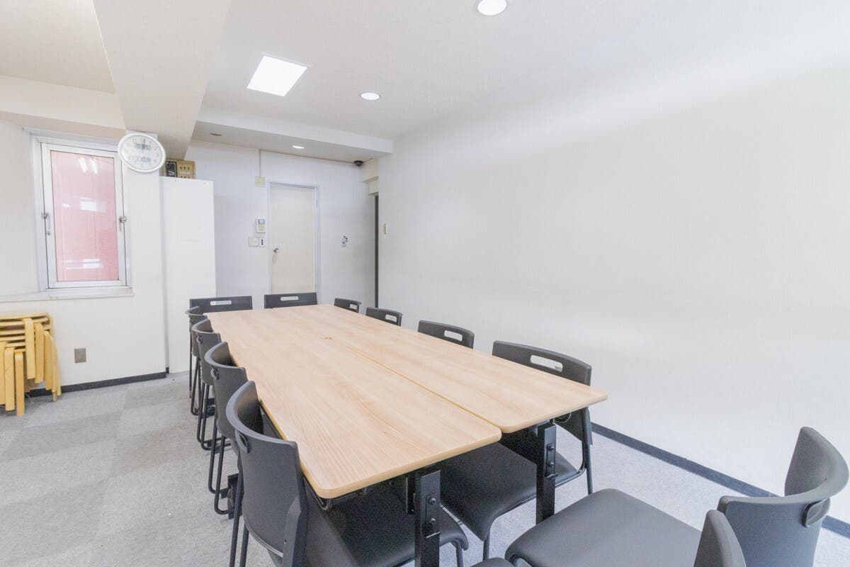 【新宿西口駅近】プロジェクター・WiFi全て無料！ふれあい貸し会議室 新宿B-801（旧ワンコイン会議室新宿 新宿西口会議室A）の写真4