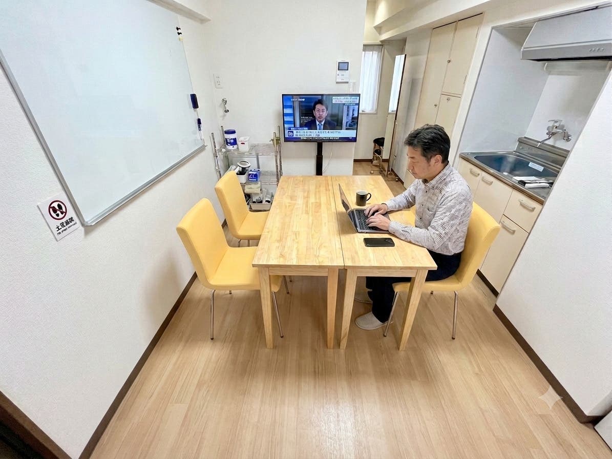 ⭐️WEB会議・勉強会・面談に⭐️11F最上階の静かな空間⭐️エレベーター完備⭐️＜オレンジ会議室🍊広島駅前＞の写真4