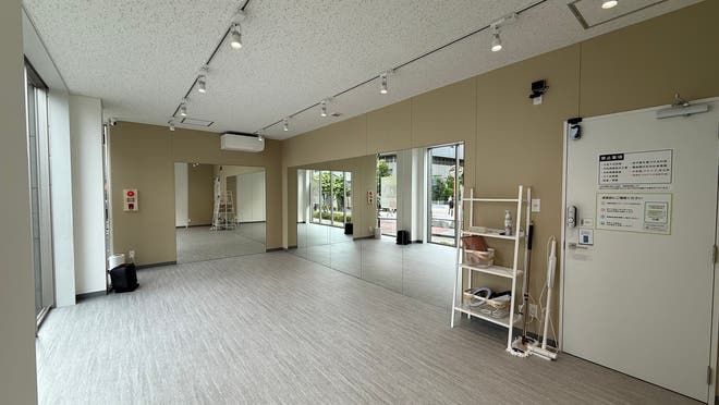 【二子玉川駅徒歩2分】 24.08㎡/ダンスやヨガ等の各種運動に適した自然光の入るスタジオルーム(ルービー二子玉川 room3)の写真1
