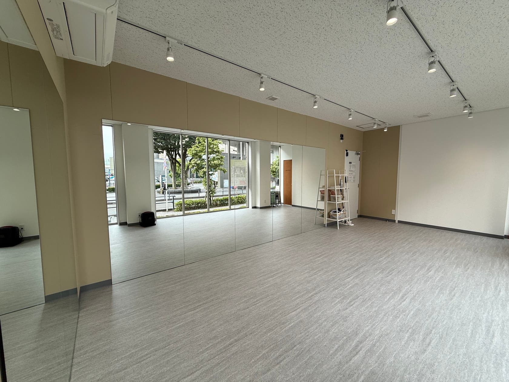 【二子玉川駅徒歩2分】 24.08㎡/ダンスやヨガ等の各種運動に適した自然光の入るスタジオルーム（ルービー二子玉川 room3）の写真7