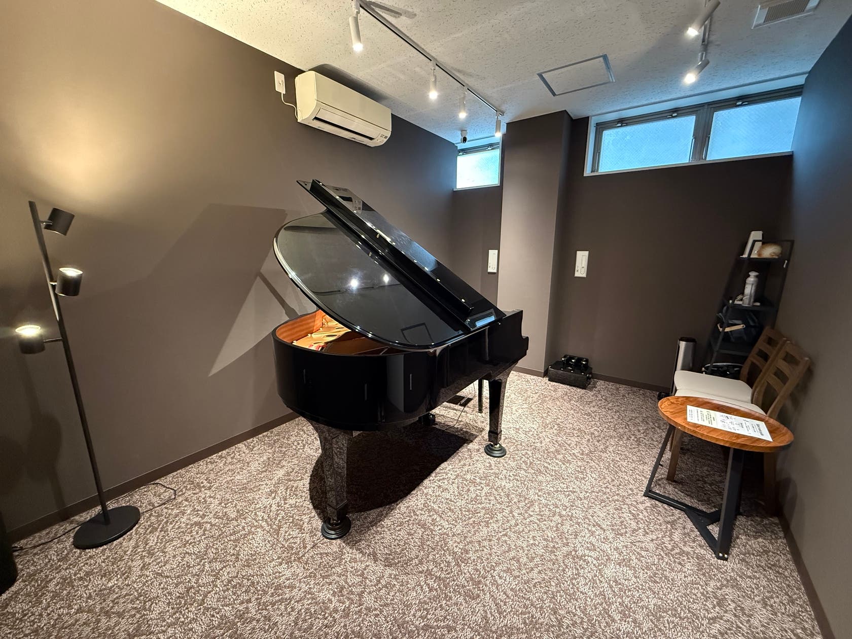【二子玉川駅徒歩2分】 12.28㎡/消音機能付き！グランドピアノ備え付きの音楽スタジオ。練習などに最適です。 room5の写真4