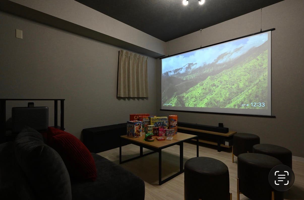 NEW🎊最大17名🉐コスパ💰ﾌﾟﾛｼﾞｪｸﾀ-📽️映画🍿デート💓ゲーム🎮女子会💗推し活🌟THEATER梅田の写真1