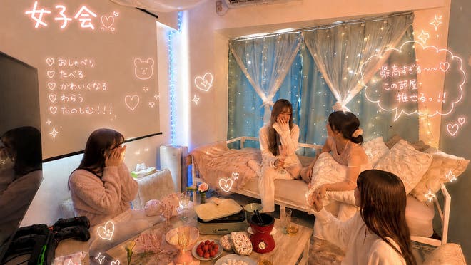 🎊オープン特割🎊透明感漂う特別空間✨LEDライト搭載✨プロジェクターで映画見放題🎥大人気ゲーム機、ボドゲ完備🎉の写真2