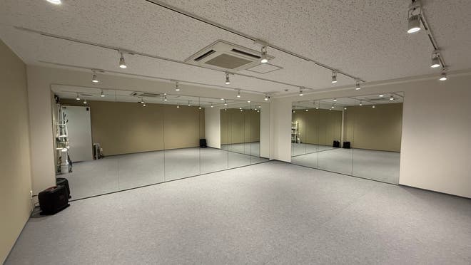 【横浜駅徒歩5分】29.1㎡/ダンスやヨガ等の各種運動に適したスタジオルーム。レッスン等活用可能です(ルービー横浜 room7)の写真1
