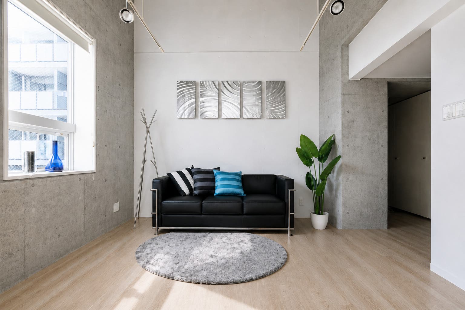 Ａ１．［天井高4M・2面採光］自然光×コンクリが生み出すデザイン空間 商品撮影/MV・PV/YouTube/対談/ポートレートの写真7