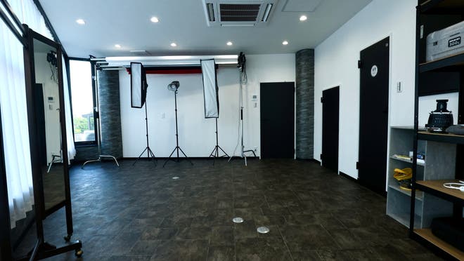 【京都・南区】自然光×和室×4色背景紙|撮影・茶会・ワークショップに使える貸切空間の写真7