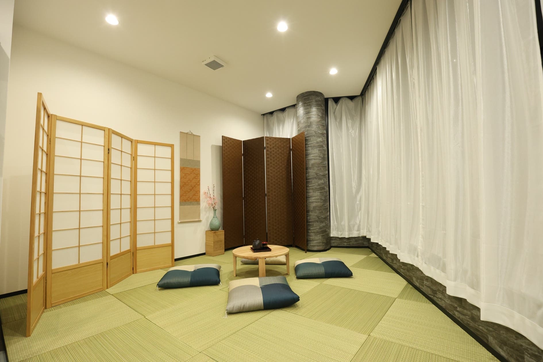 【京都・南区】自然光×和室×4色背景紙｜撮影・茶会・ワークショップに使える貸切空間の写真14