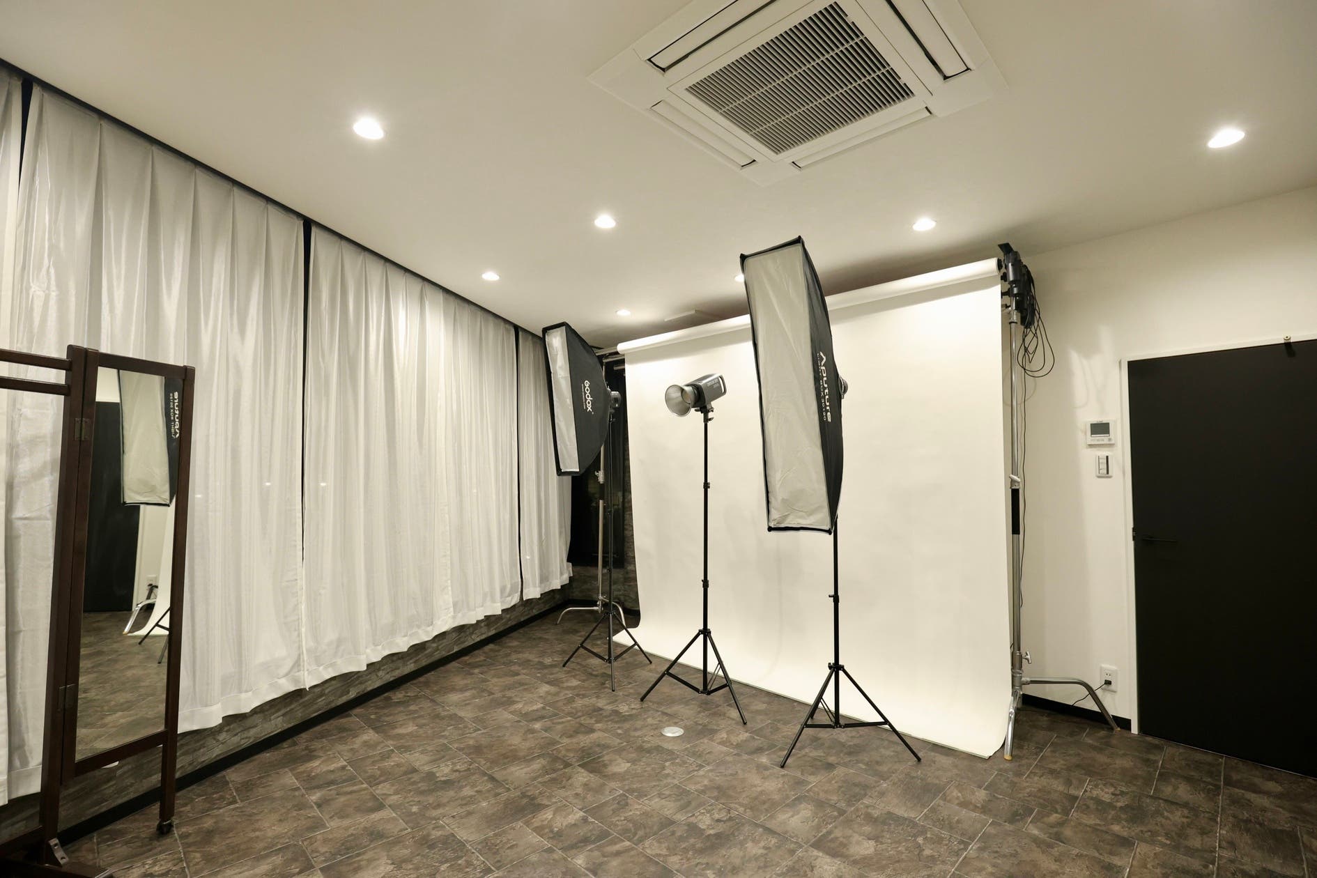 【京都・南区】自然光×和室×4色背景紙｜撮影・茶会・ワークショップに使える貸切空間の写真16