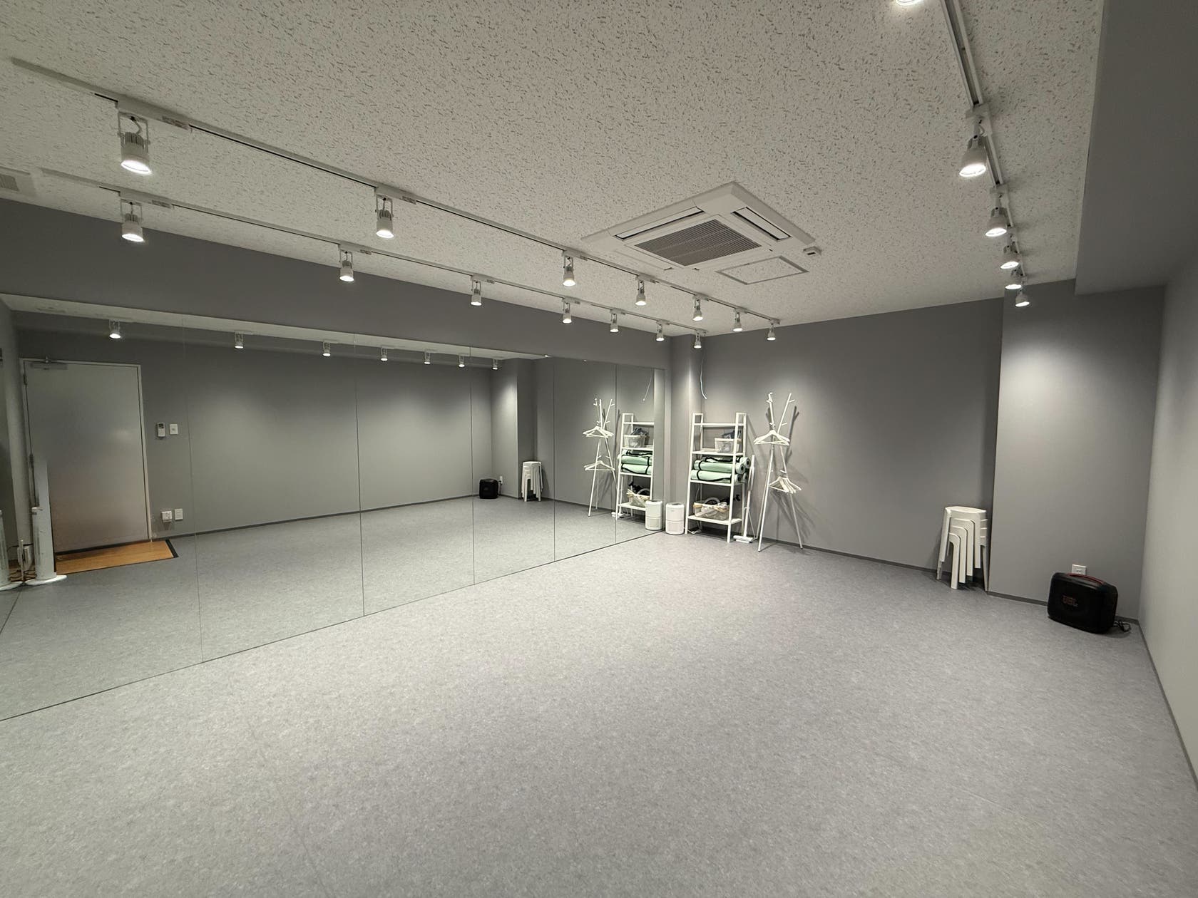 【用賀駅徒歩3分】23.34㎡/ダンス・ヨガ・レッスンも/簡易防音/大人数可能/鏡２面/スピーカー（ルービー用賀 room3）の写真1