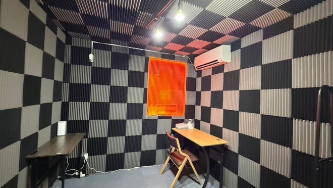 【心斎橋・長堀橋】防音・吸音の録音スペース|Podcast・ナレーション・少人数作業の写真1