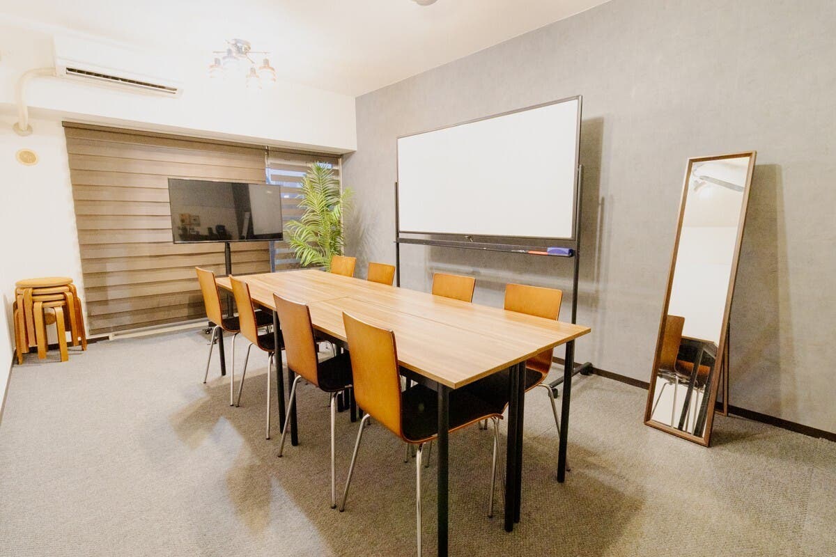 【高田馬場駅徒歩2分🚶！定員12名✨】ふれあい貸し会議室 高田馬場G（旧 ワークス研究所＠高田馬場Classic）の写真1