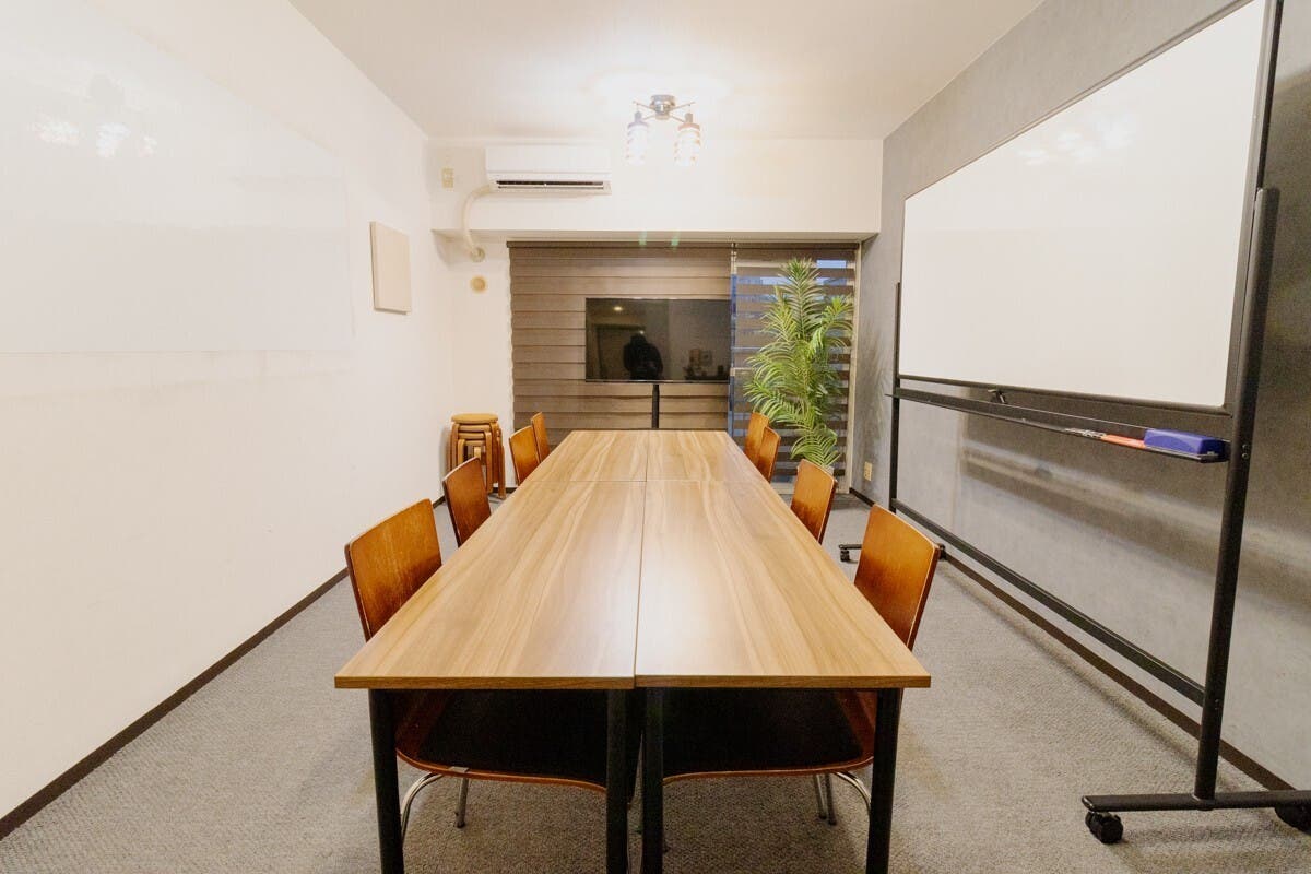 【高田馬場駅徒歩2分🚶！定員12名✨】ふれあい貸し会議室 高田馬場G（旧 ワークス研究所＠高田馬場Classic）の写真2