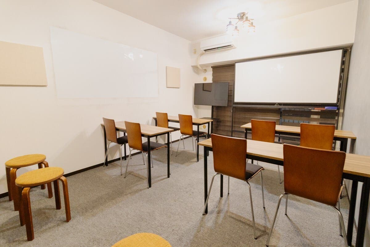 【高田馬場駅徒歩2分🚶！定員12名✨】ふれあい貸し会議室 高田馬場G（旧 ワークス研究所＠高田馬場Classic）の写真9