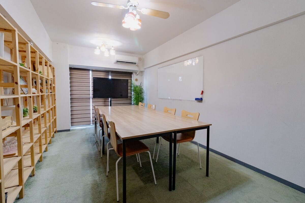 【高田馬場駅徒歩2分🚶！定員8名✨】ふれあい貸し会議室 高田馬場H（旧 ワークス研究所＠高田馬場Lounge）の写真1