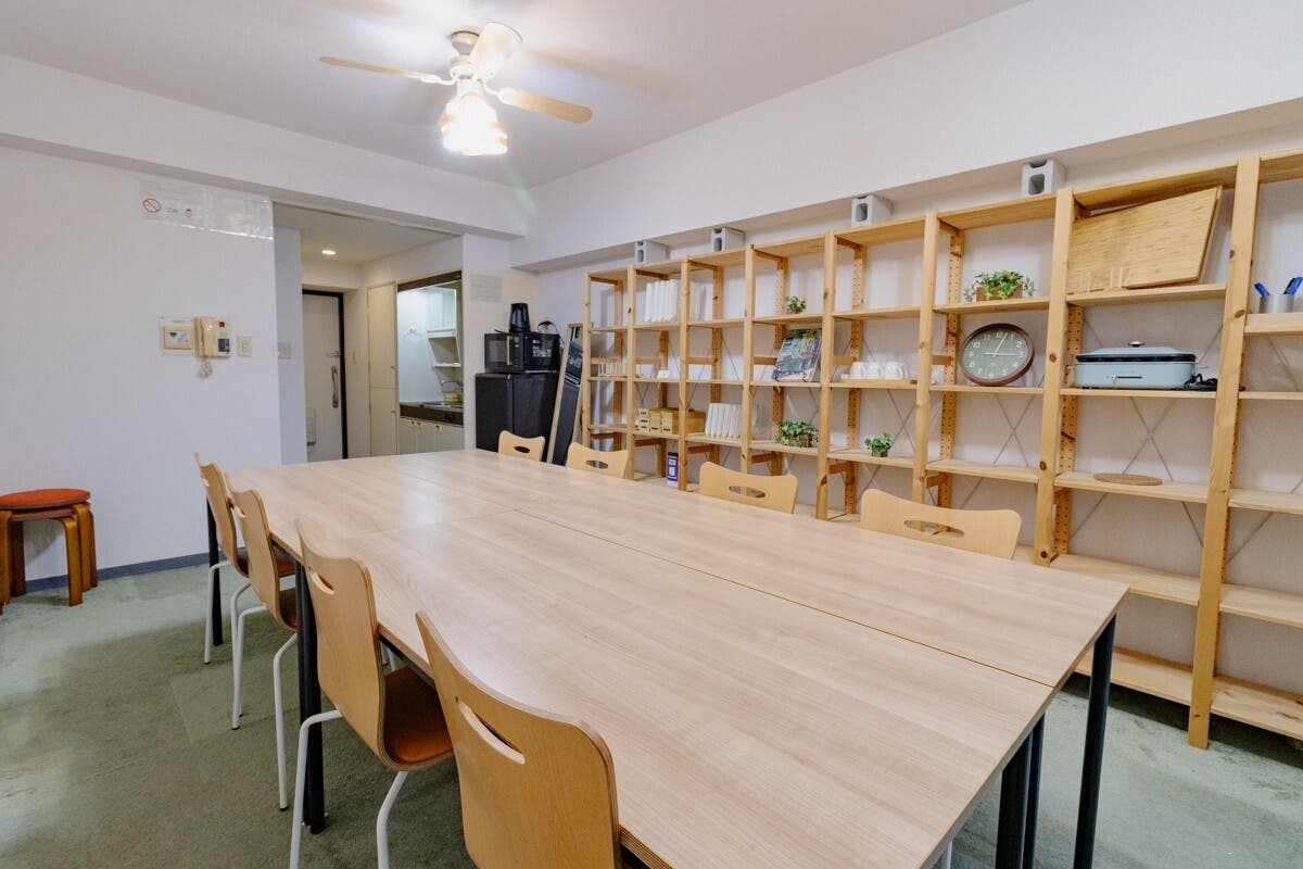 【高田馬場駅徒歩2分🚶！定員8名✨】ふれあい貸し会議室 高田馬場H（旧 ワークス研究所＠高田馬場Lounge）の写真4