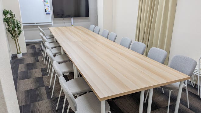 【小倉駅徒歩2分】20名着席可!65型モニター・光回線完備☆会議/セミナー/打合せ/歓送迎会/結婚式の二次会/懇親会の写真2