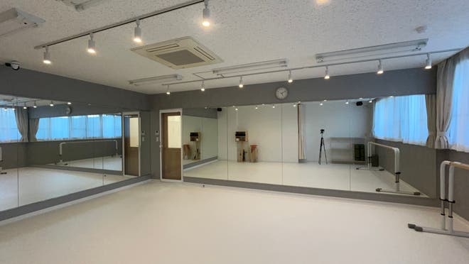 【スタジオトマト武蔵新城Bスタジオ】武蔵新城駅徒歩2分!自然光が入る白いスタジオ!ダンスやバレエ、撮影などにも最適です!の写真5