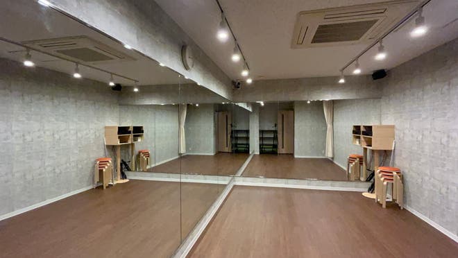 【スタジオトマト武蔵新城Eスタジオ】武蔵新城駅徒歩2分!ヒール靴OK!二面鏡でウォーキングやポージング等にも最適!の写真4