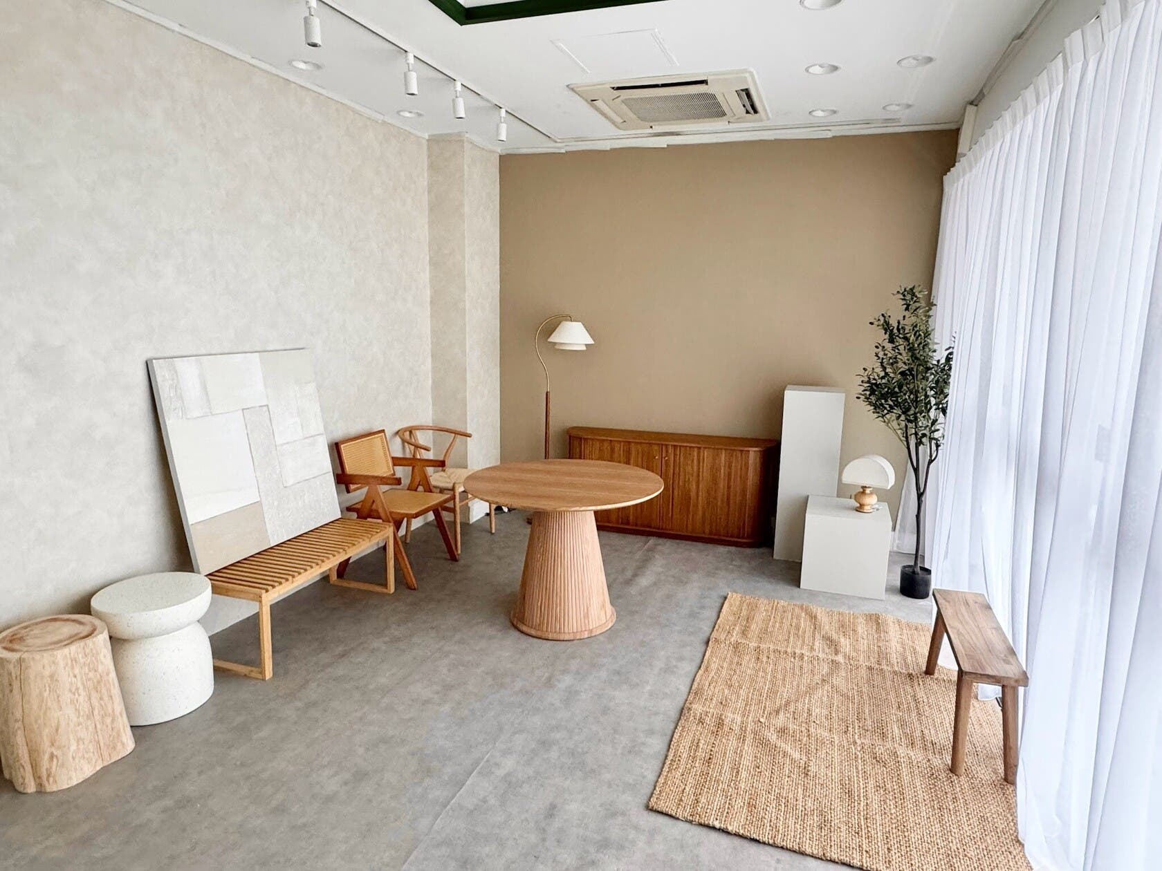 【日本橋馬喰町】1F路面店・シャッター開放可🪟自然光たっぷりナチュラルモダン🪑アパレル|展示会|物撮り|ポートレート|ペットの写真20