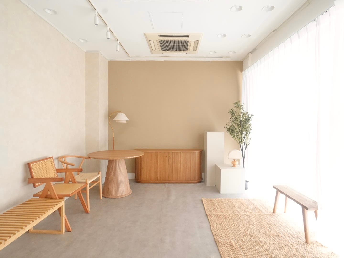 【日本橋馬喰町】1F路面店・シャッター開放可🪟自然光たっぷりナチュラルモダン🪑アパレル|展示会|物撮り|ポートレート|ペットの写真2