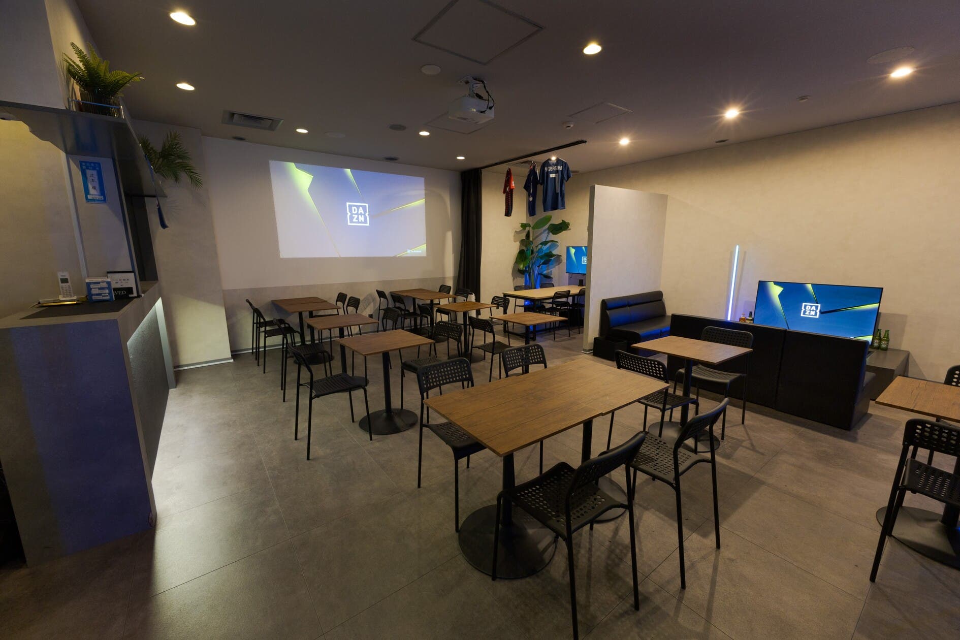 新橋駅3分 キッチン付【40名】パーティスペース　大型モニター・音響設備 歓送迎会 企業MTG・懇親会 ファンミーティング　の写真6