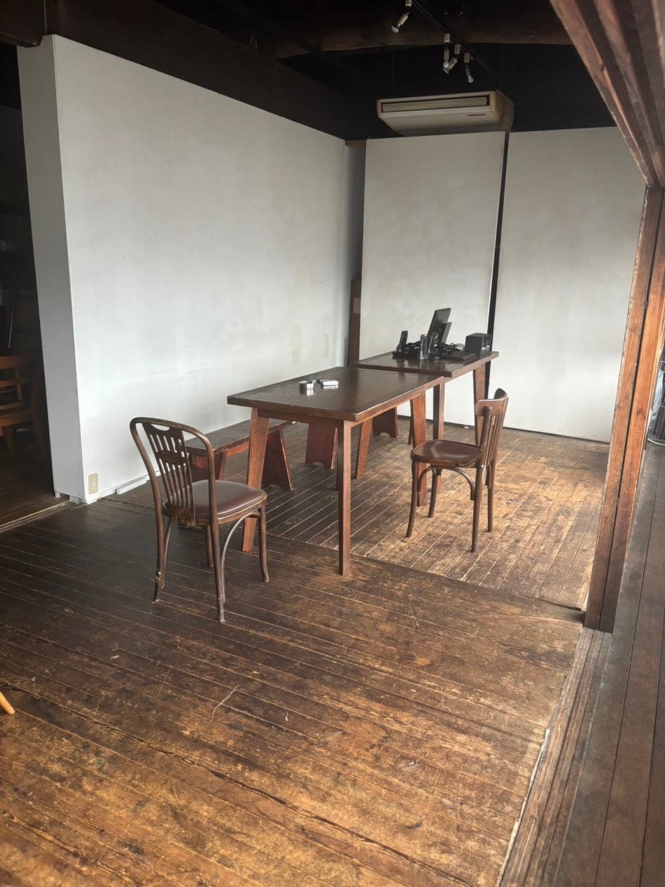 京都の有名な銭湯カフェの2階の写真4