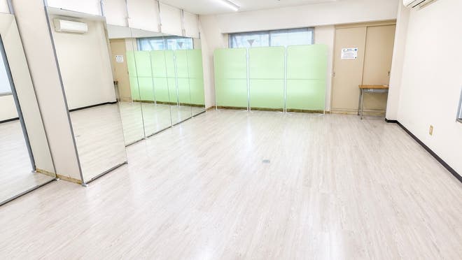 【JR沼津駅から徒歩4分】ダンスができるレンタルスタジオ|26㎡スペース|大型鏡・高速Wi-Fi完備|24時間営業中!の写真2