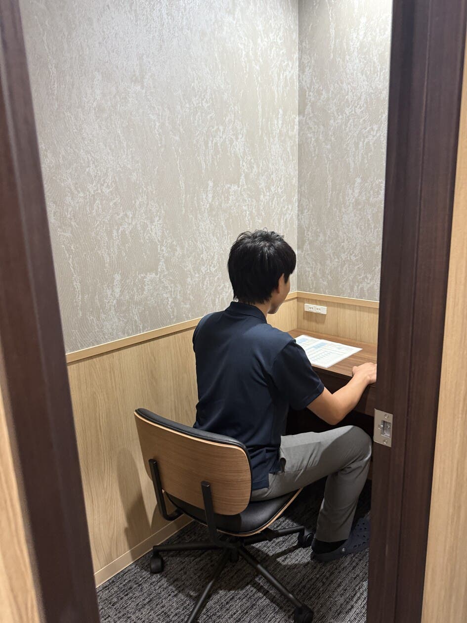 糸魚川駅徒歩4分｜集中作業に最適な1人用個室ブースの写真2