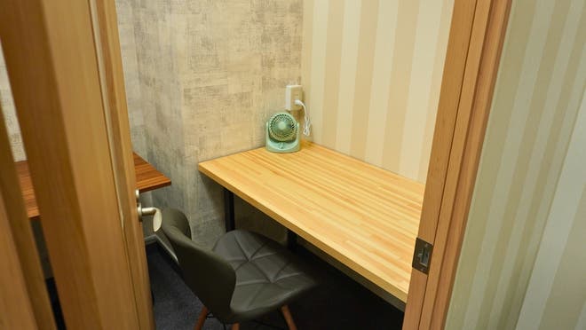早稲田駅徒歩1分|1名個室ブース|Web会議・自習|高速Wi-Fi・電源の写真1