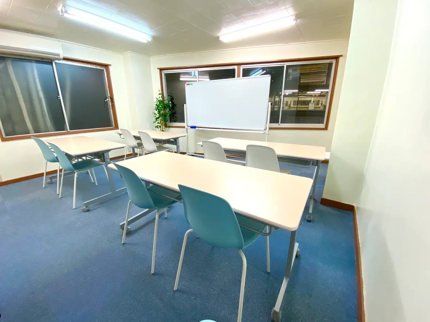 【三宮B/駅近】JR三ノ宮駅徒歩２分/最大12名/Wi-Fi/セミナー/ミーティング/Web会議/モニターの写真5