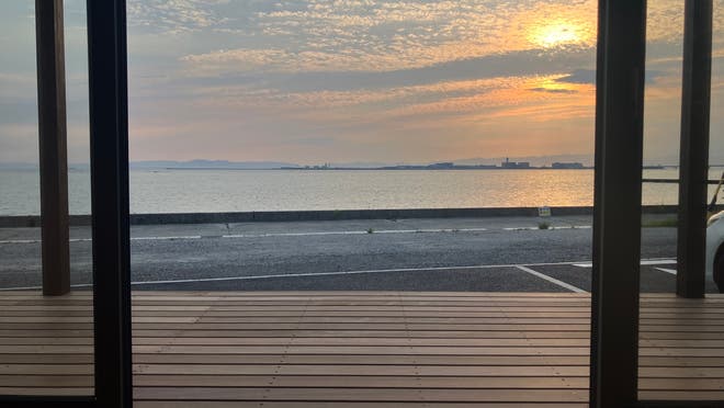 【1日1組限定のプライベート空間✨】海が見える1棟貸しアウトドアラウンジ🌊 BBQエリア/Wi-Fi完備/キッチンスペースの写真2